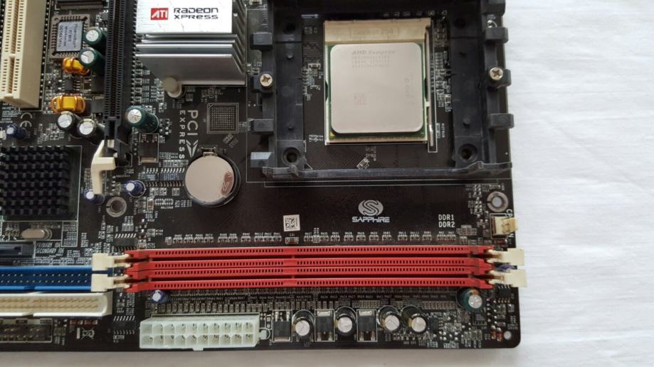 AMD MATIČNA PLOČA SAPPHIRE, socket 754 sa procesorom i hladnjakom