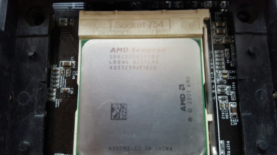 AMD MATIČNA PLOČA SAPPHIRE, socket 754 sa procesorom i hladnjakom