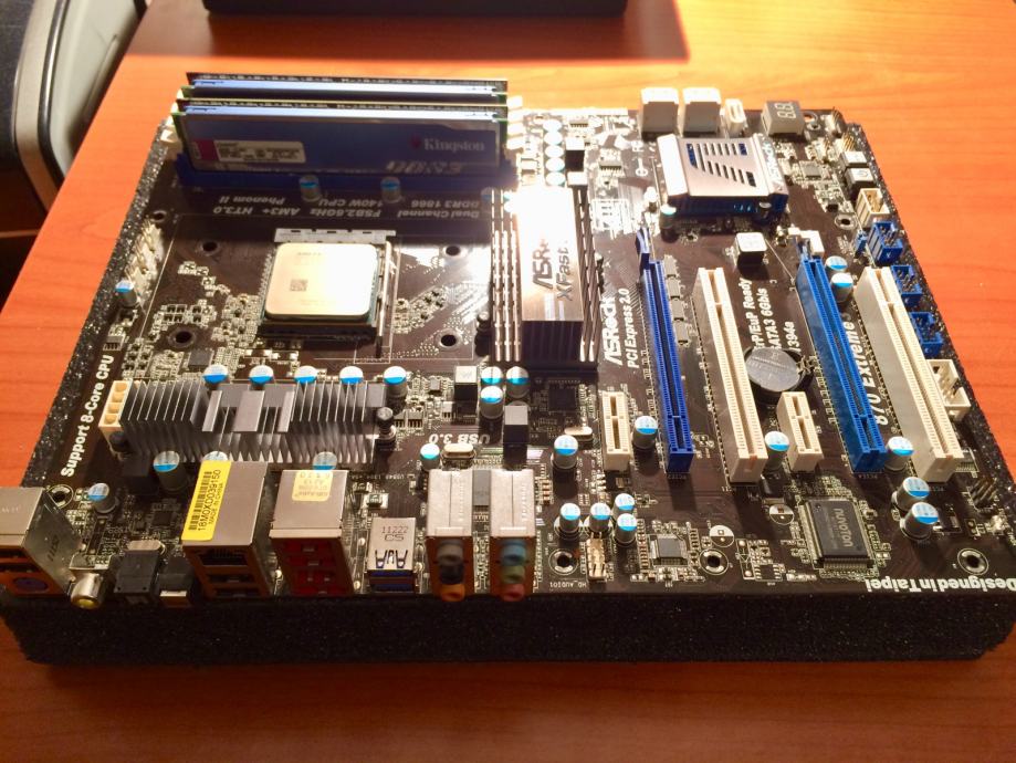 ASRock 870 Extreme3 2.0 AM3+, Dual Channel DDR3 1866