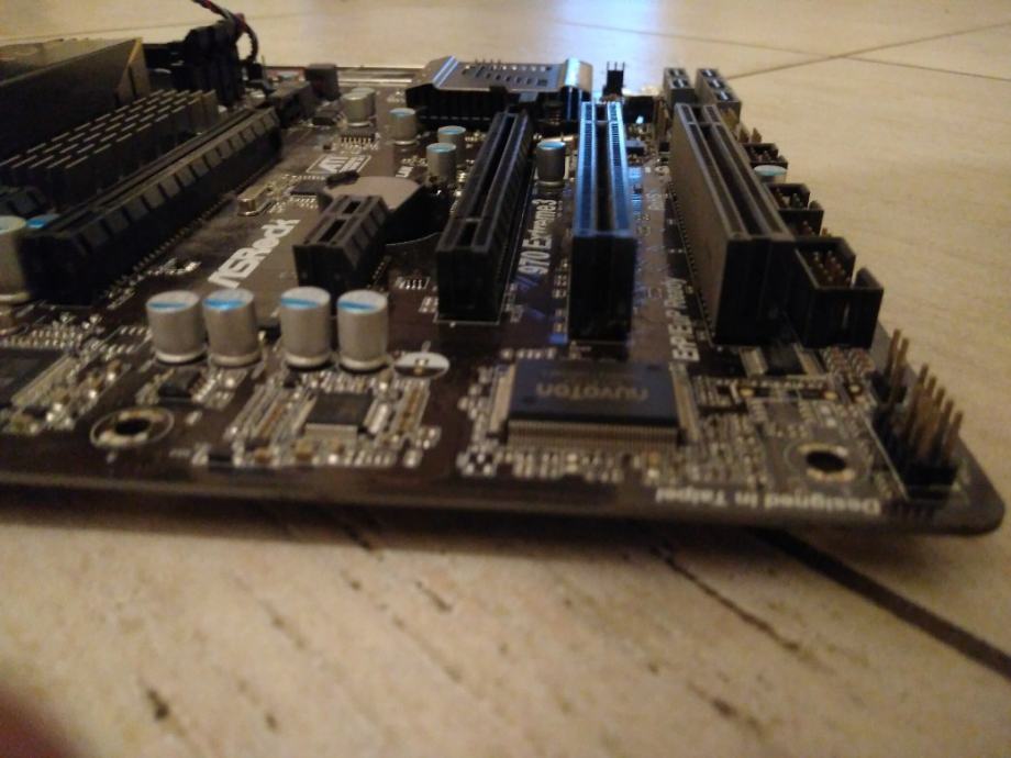Asrock 970 Extreme3 + FX-8320 + 8GB DDR3 + Xigmatek cooler