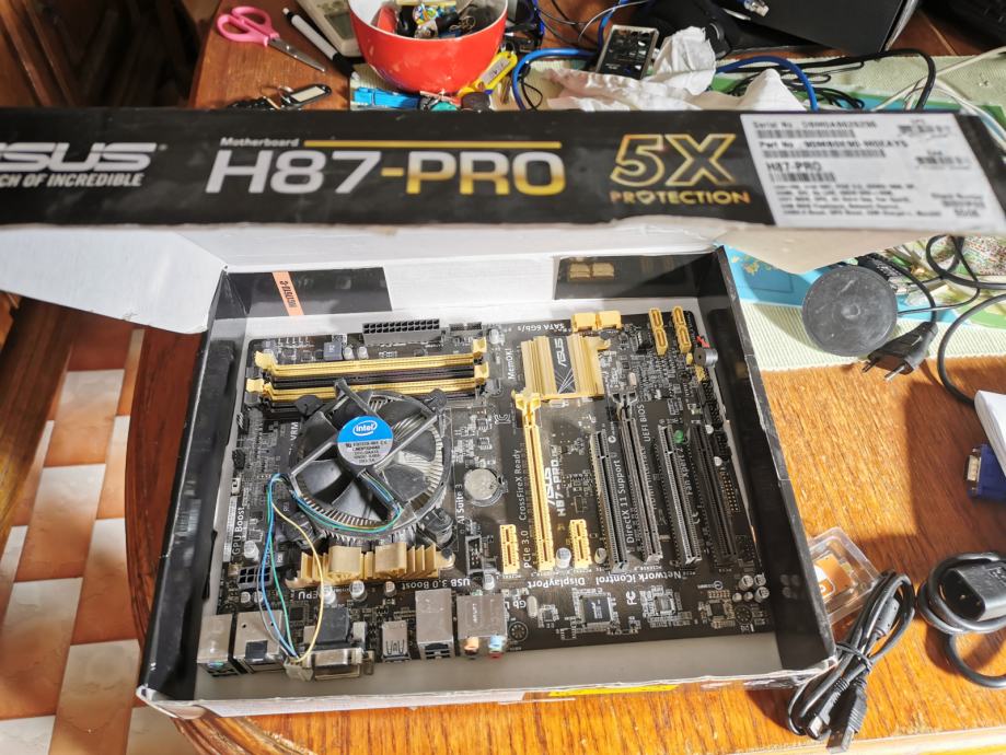 Asus H87-Pro socket 1150 matična ploča