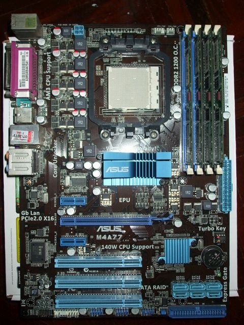 ASUS M4A77 AMD Socket AM2 / AM2+/ AM3 DDR2 matična ploča