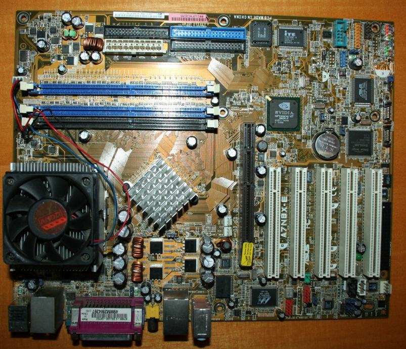 Asus matična ploča A7N8X-E Socket A (Socket 462) i AMD Sempron 2600+