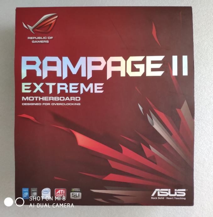 ASUS RAMPAGE II EXTREME Socket 1366 + Intel Core i7-950 (8x 3.06GHz)