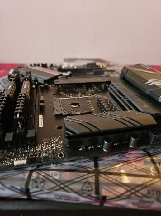 ASUS ROG Strix B550-F Gaming WIFI