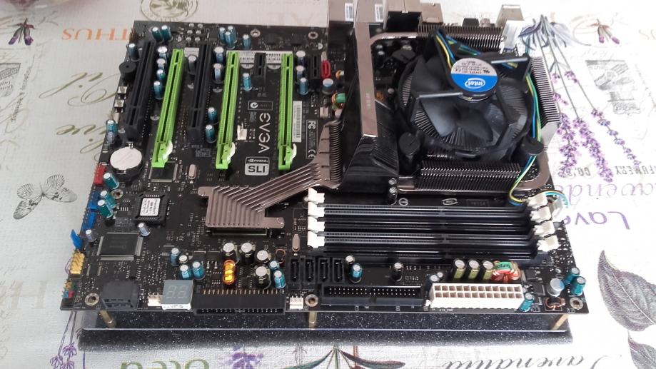 EVGA nforce 790i ultra SLI socket 775, DDR3