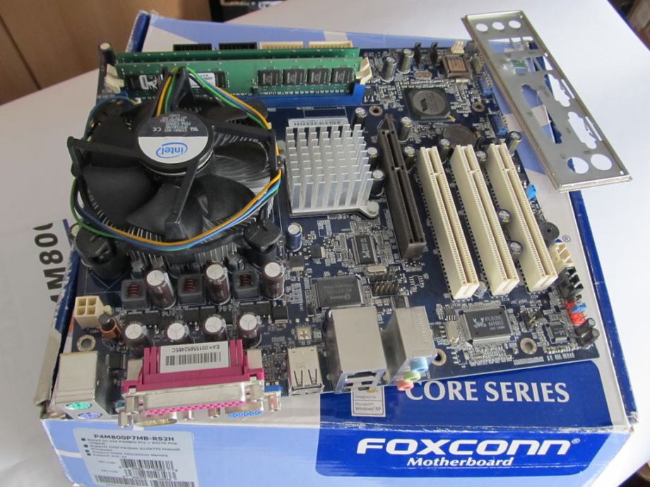 Foxconn Intel775 matična +Intel P4 3,0Ghz+1GB DDR2 RAM kingston+ DVD