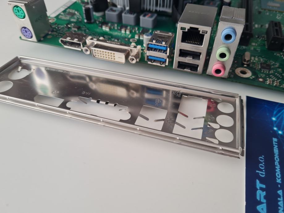 Fujitsu D3400 + i7 6700 + 4GB/8GB/16GB/32GB DDR4 - Račun / R1 / Jamstv