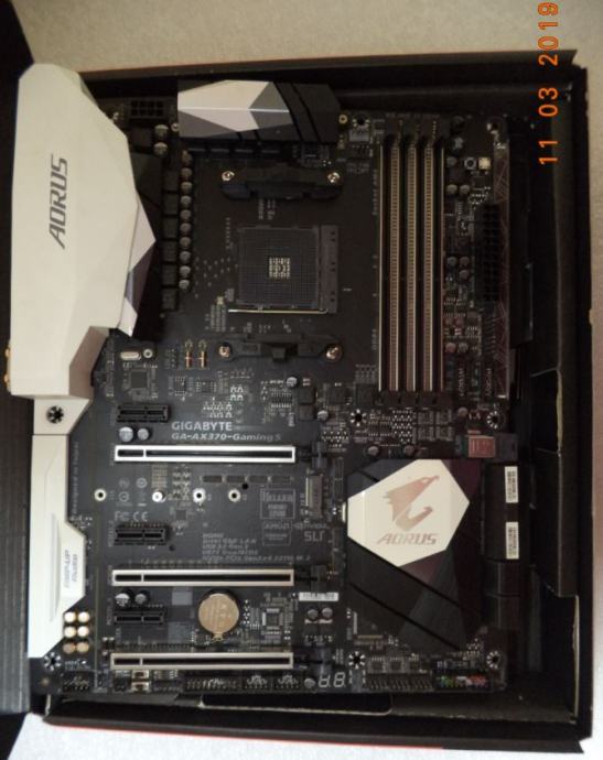 GIGABYTE Aorus GA-AX370-Gaming 5 Chipset AMD X370, Socket AM4 matična