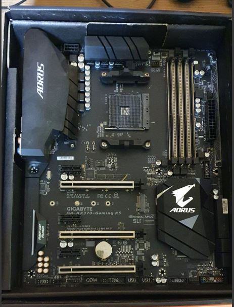 GIGABYTE Aorus GA-AX370-Gaming 5 Chipset AMD X370 Socket AM4 matična