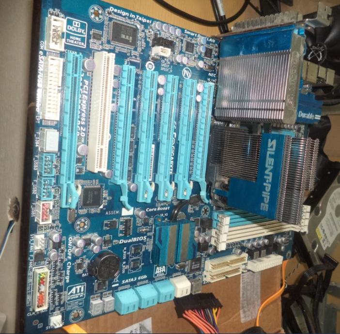 Gigabyte GA-890FXA-UD7 Socket AM3 DDR3 USB3 SATA3 matična ploča