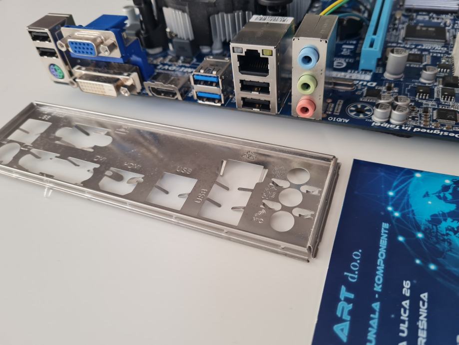 Gigabyte GA-H61M-USB3H + i3 3220 + 4GB/8GB/16GB RAM - Račun / R1