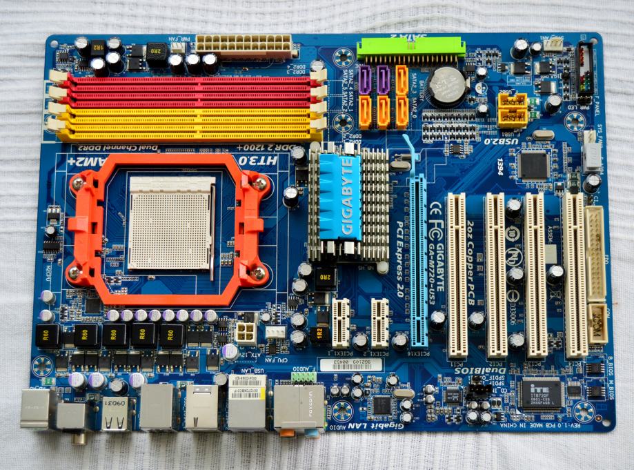 Gigabyte GA-M720-US3