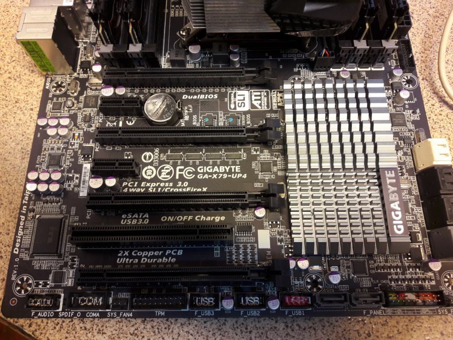 Gigabyte GA-X79 UP4 *neispravna*