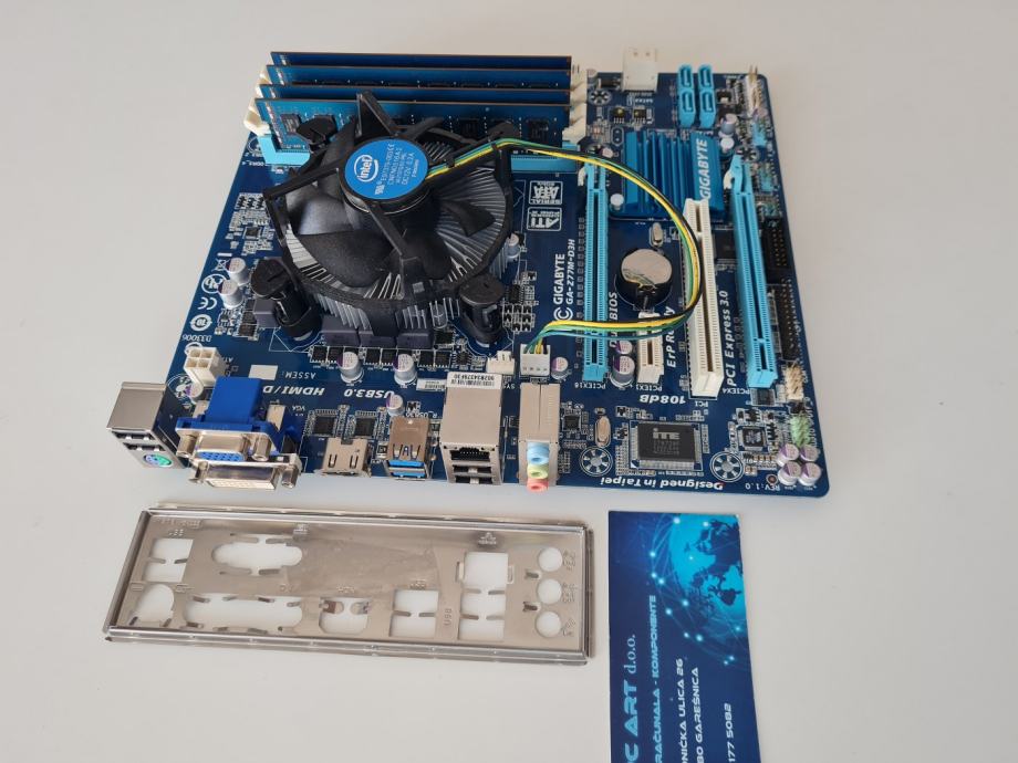 Gigabyte GA-Z77M-D3H + i3 3220 + 4GB/8GB/16GB/32GB RAM - Račun / R1