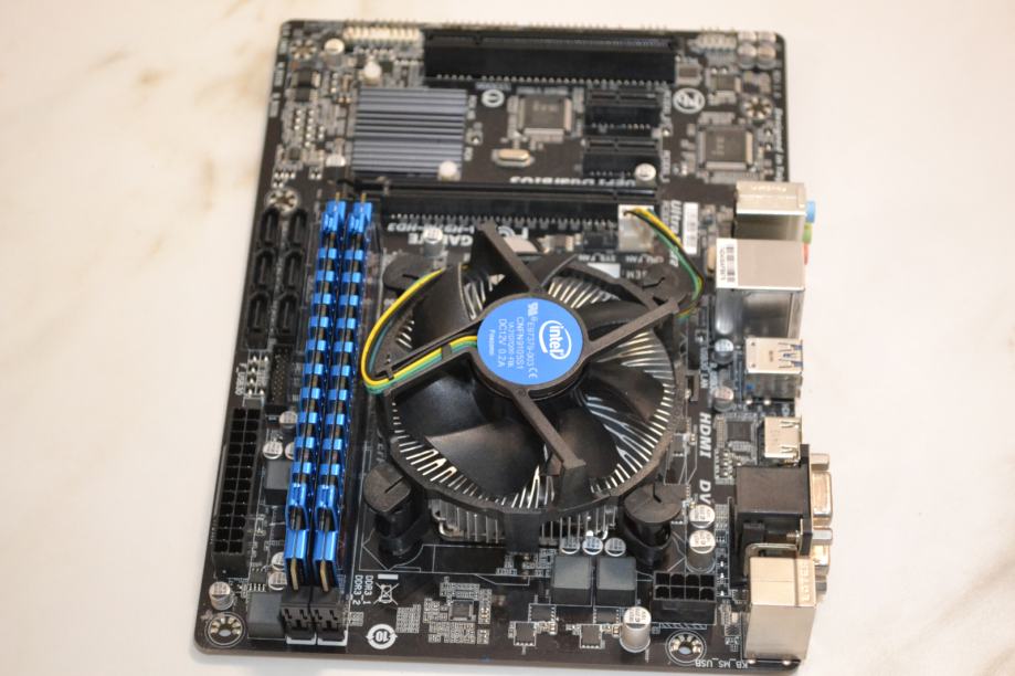 Gigabyte Matična ploča + Procesor + RAM