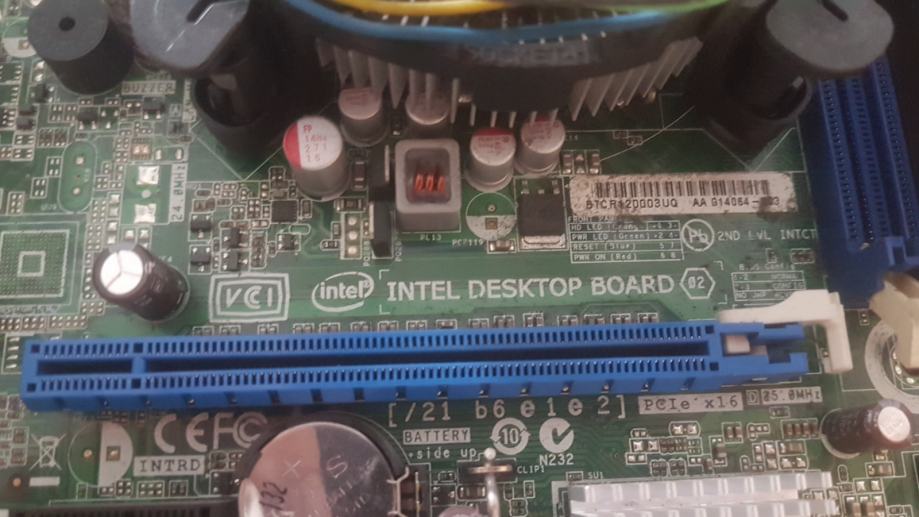 Matična ploča Intel DH61CR LGA1155 + Core i3 2105 procesor