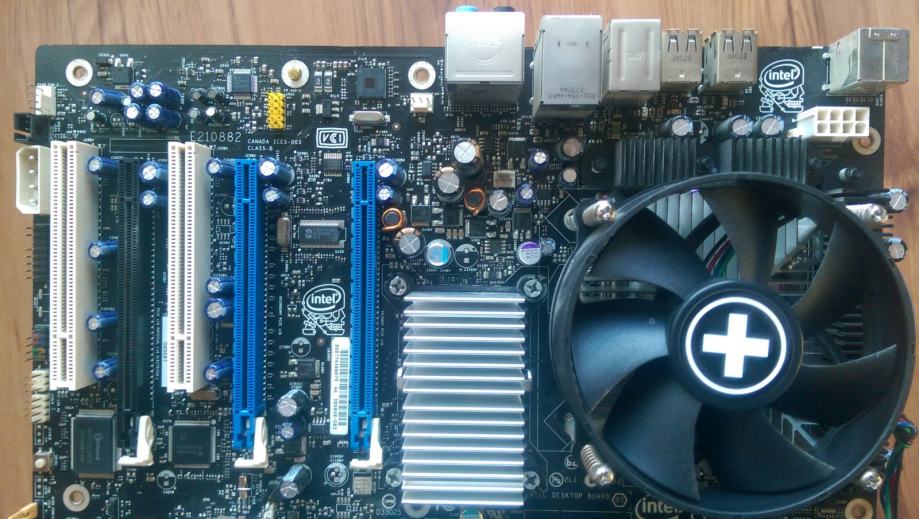 Matična Intel socket 775 DX38BT + procesor Intel quad core Q6600 ,DDR3