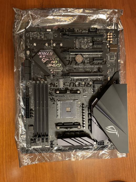 Matična ploča ASUS ROG STRIX B-450 F