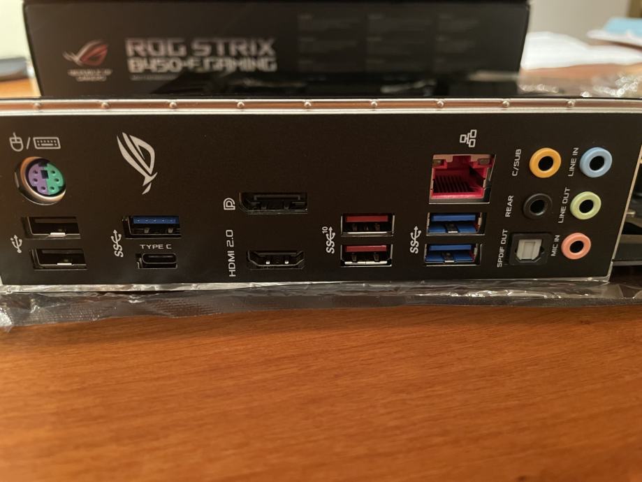 Matična ploča ASUS ROG STRIX B-450 F