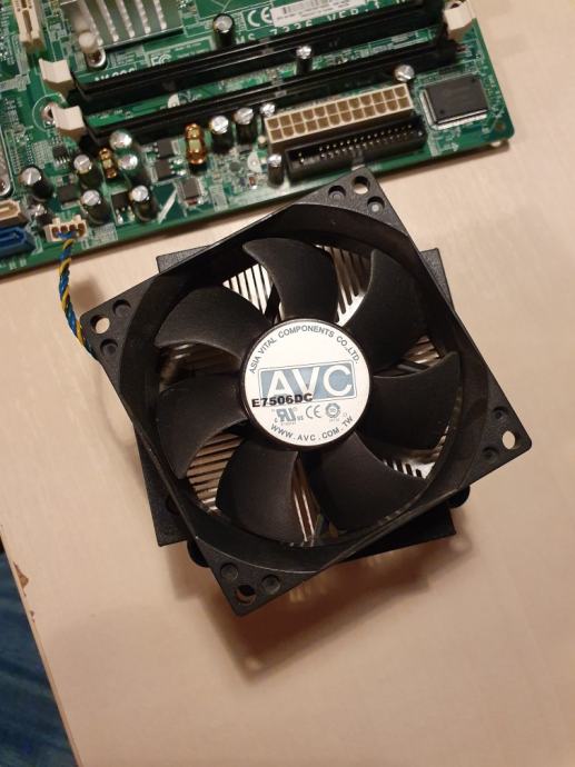 Matična ploča MS-7336 ver 1.0 + Intel Core 2 Duo 2,13 GHz