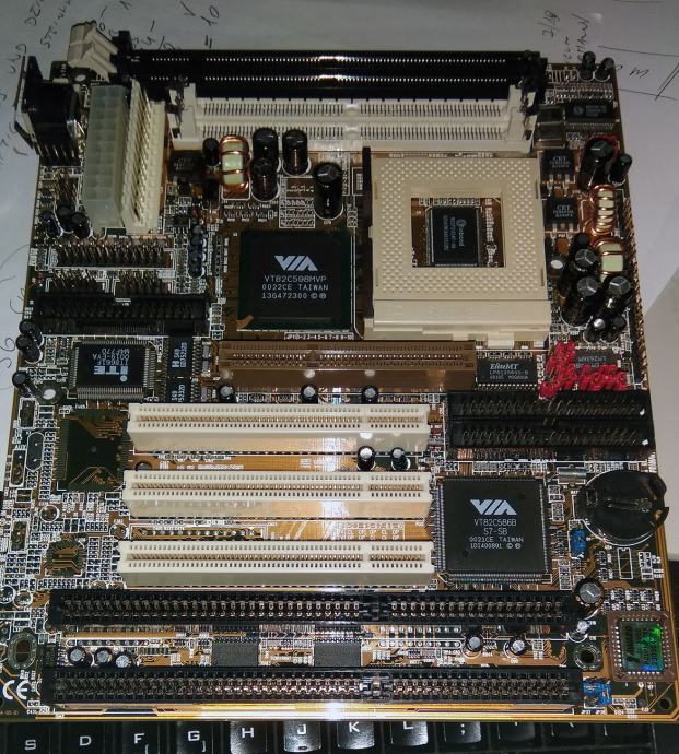 Matična ploča Super Socket 7 za S7 procesore 35887801XX VIA VT82C598M