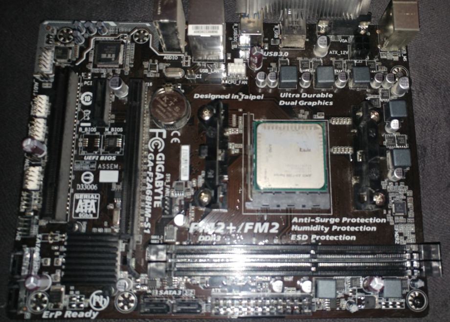 Matičnu ploča Gigabyte GA-F2A68HM-S1, FM2+ socket i CPU AMD A4-7300