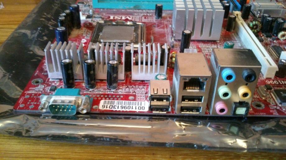 MSI 915P Combo-F (MS-7058) + CPU