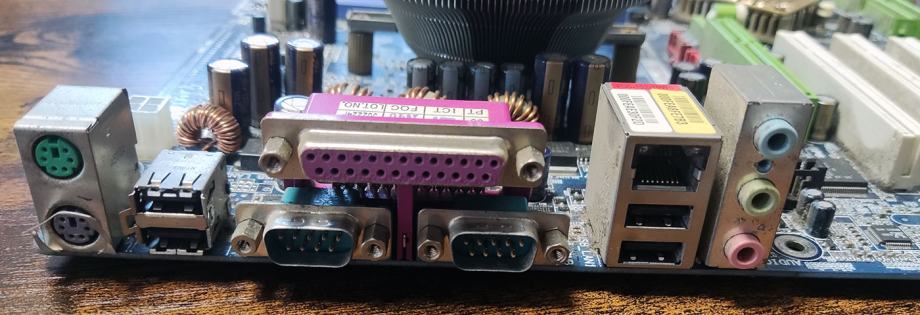 Socket 754 komplet ploča Gigabyte GA-K8NS Pro (neisp.) + Cpu + Zalman