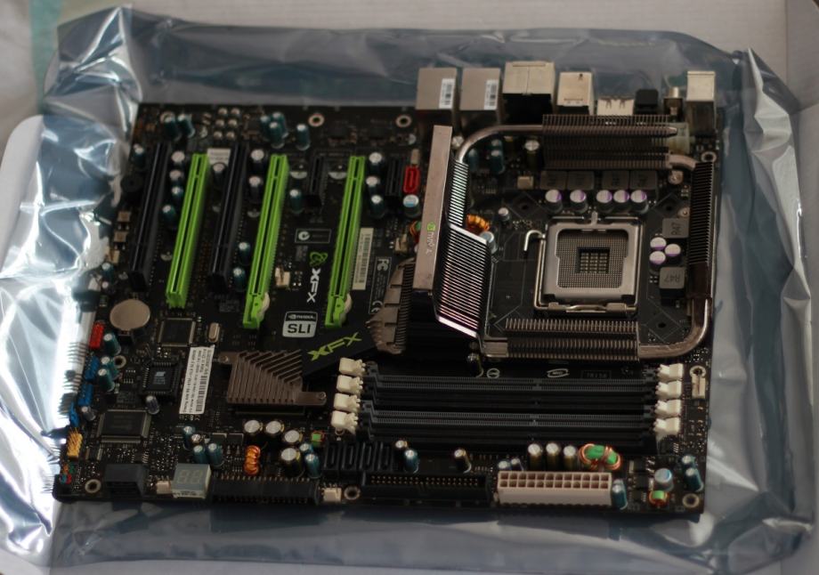 XFX nForce 790i Ultra SLI