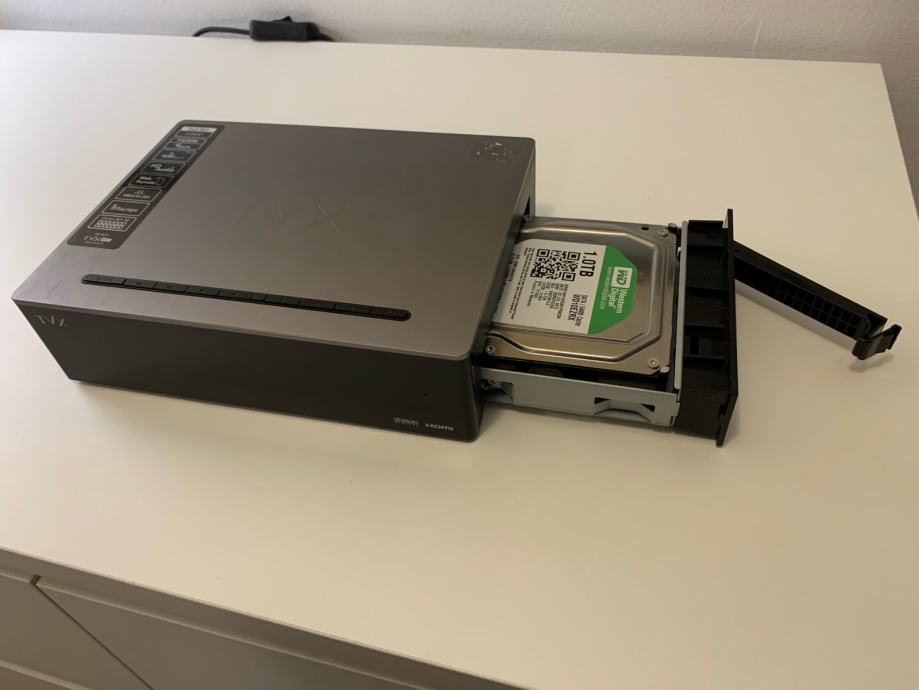 Dvico TViX media player sa 1TB diskom