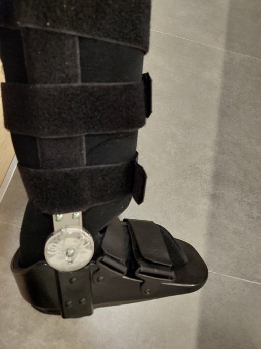 Ortoza postoperativna za stopalo i nožni zglob