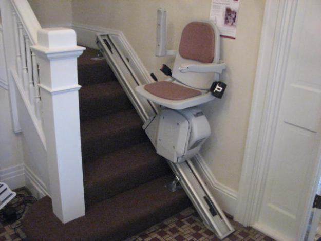 LIFT ZA INVALIDE ACORN STAIRLIFTS