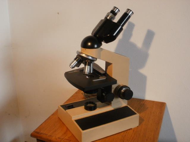 MIKROSKOP PZO - WARSZAWA - MADE IN POLAND