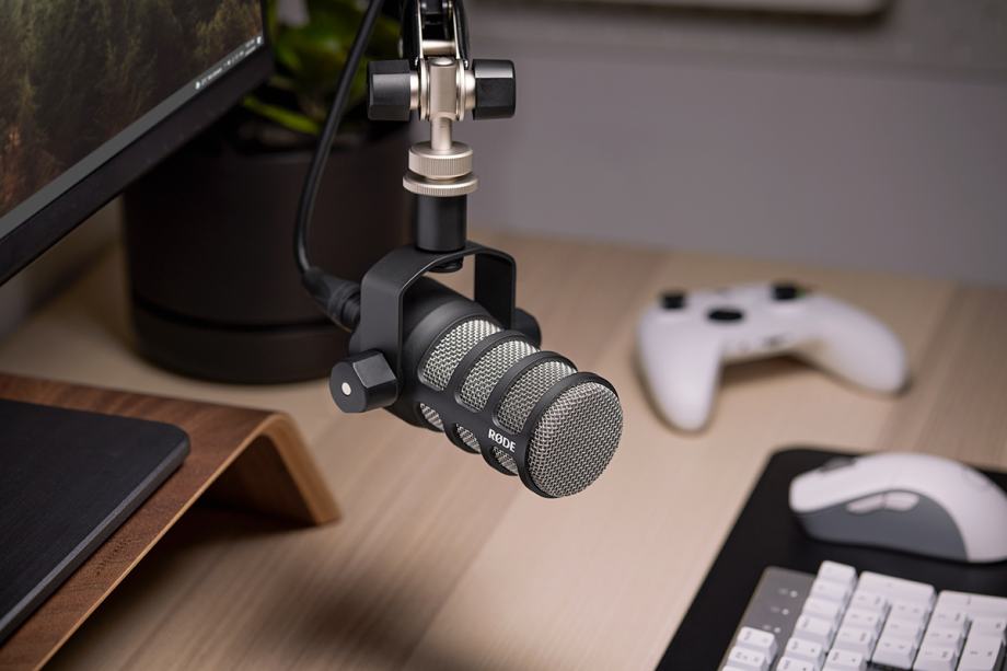 Rode PodMIc mikrofon + Tascam TM-AM2 pomični stalak + kablovi