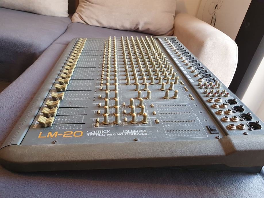 Stereo mix Samick LM - 20 serija