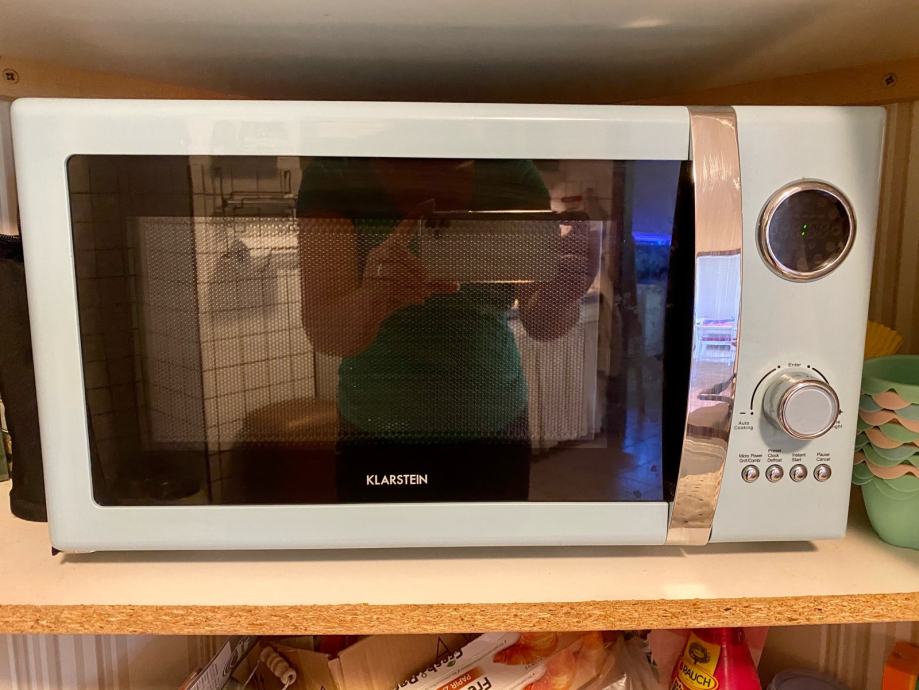 Retro mikrovalna pećnica s opcijom grila, svijetlo plava