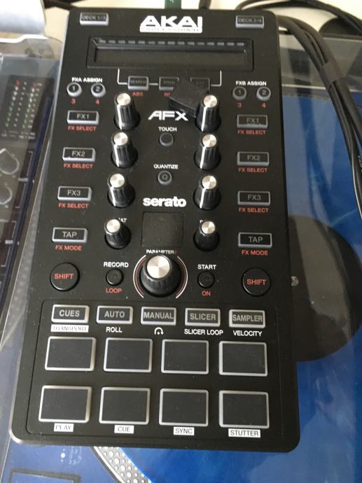 AKAI PRO AFX SERATO DJ PRO CONTROLLER...