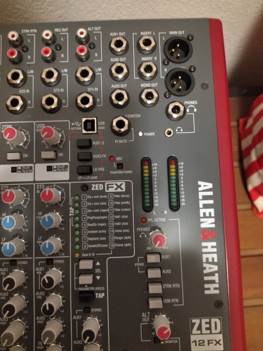 Allen & Heath ZED-12 FX, doslovce nov
