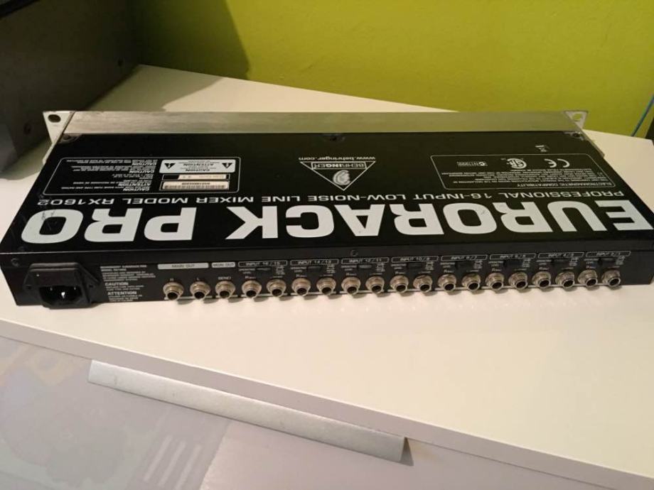 Behringer eurorack pro 16 kanalni rack mixer