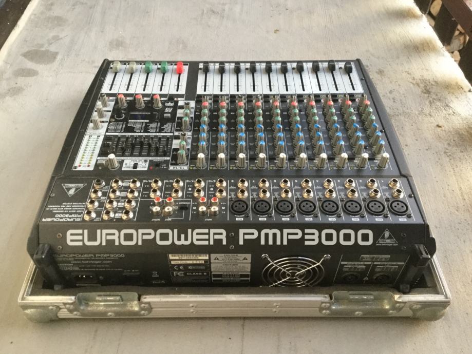 BEHRINGER PMP 3000 plus flight case