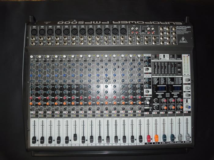 Behringer PMP5000 2x600 W HITNO!!!!!!
