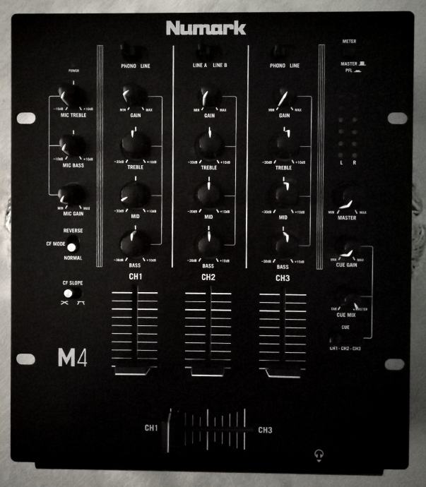 Numark M4 DJ Mixer