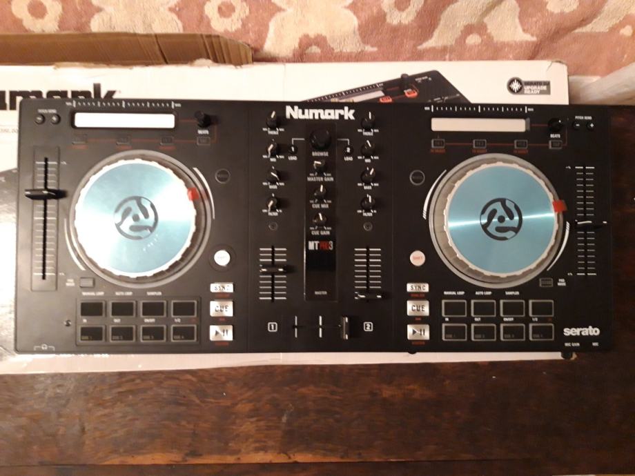 Numark mixtrack pro 3