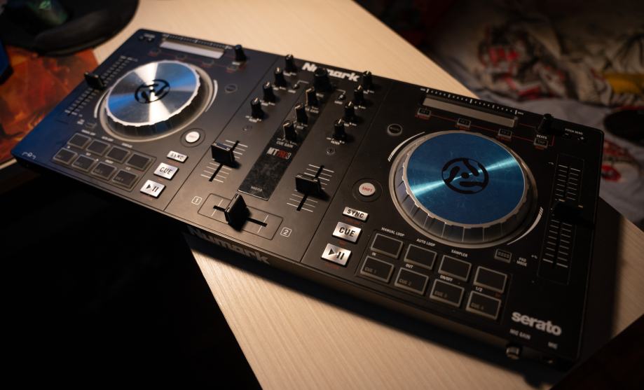 Numark Mixtrack Pro 3