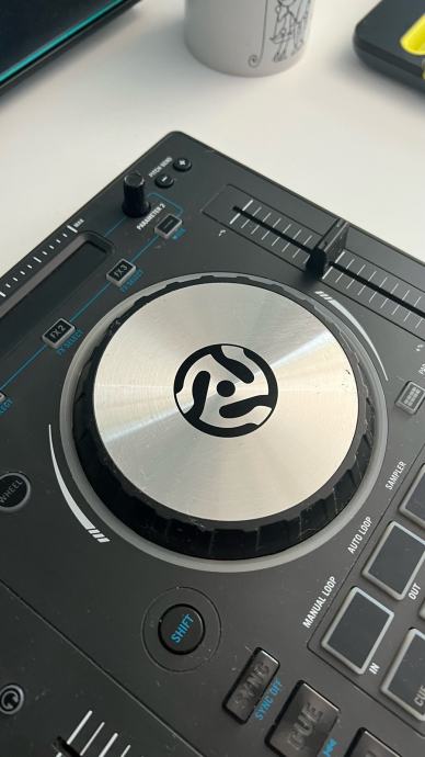 Numark MT3 kontroler + Zvučna kartica