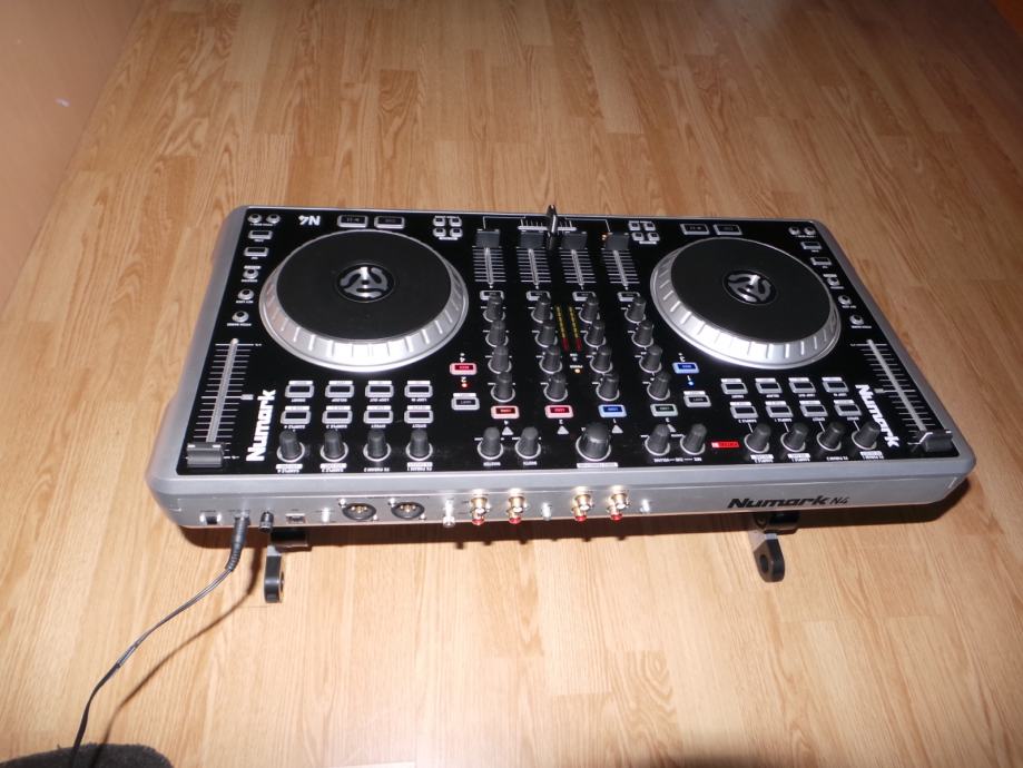 Numark n4 DJ kontroler