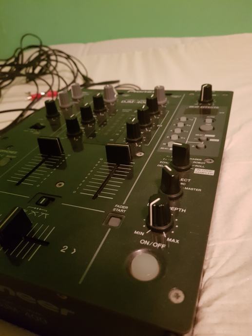 PIONEER DJM 400 MIXER + NATIVE INSTRUMENTS AUDIO 4 DJ - ZADNJA CIJENA!