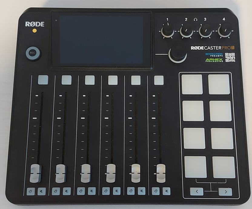 Prodajem mikser Rodecaster Pro 2
