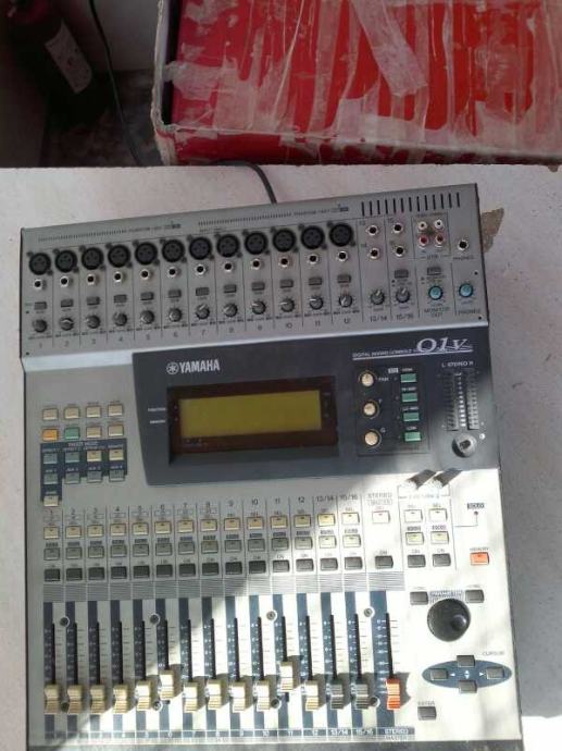 Yamaha 01V